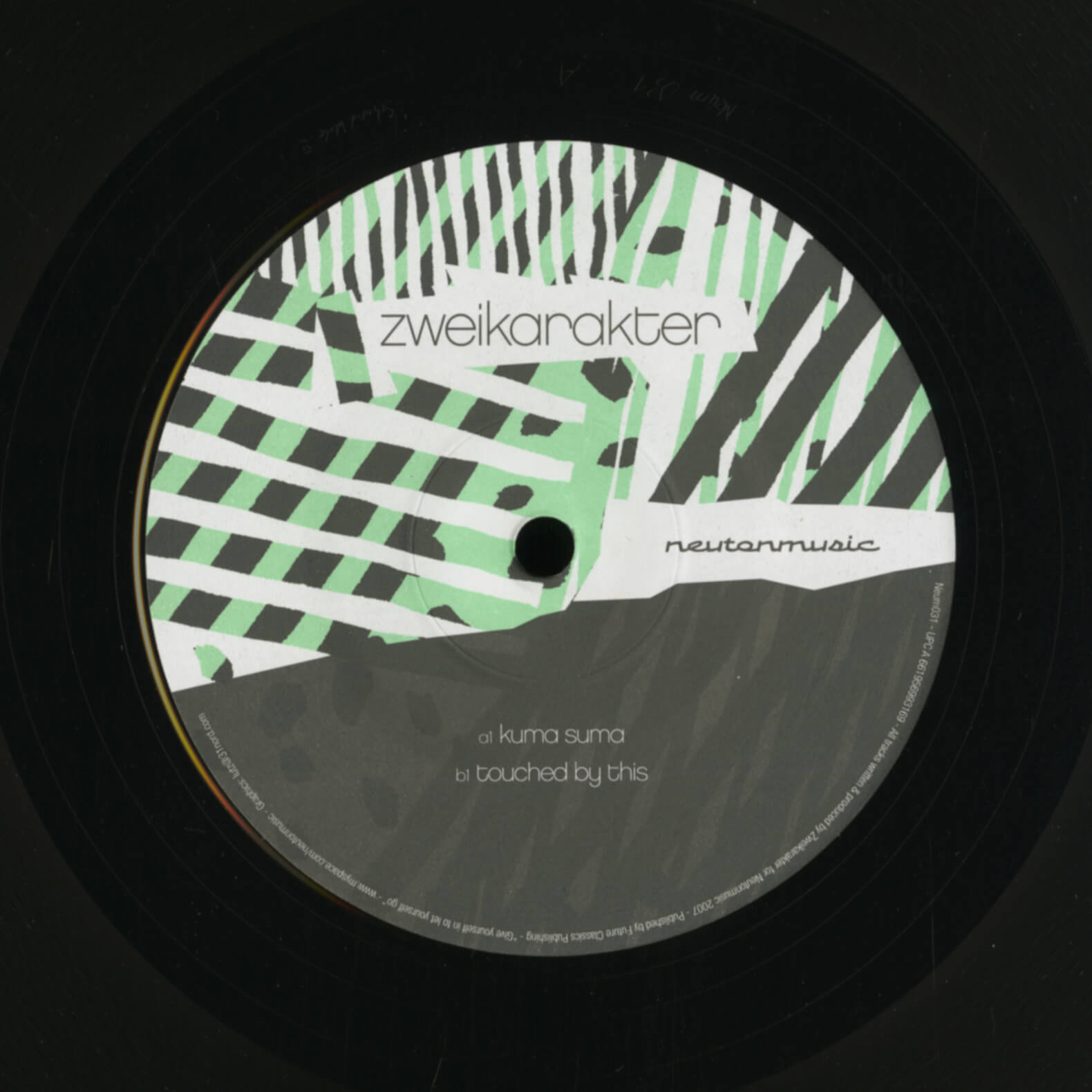 Zweikarakter – Kuma Suma / Touched By This